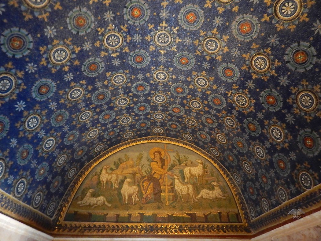 Photos of Mausoleum Galla Placidia in Ravenna - KASADOO