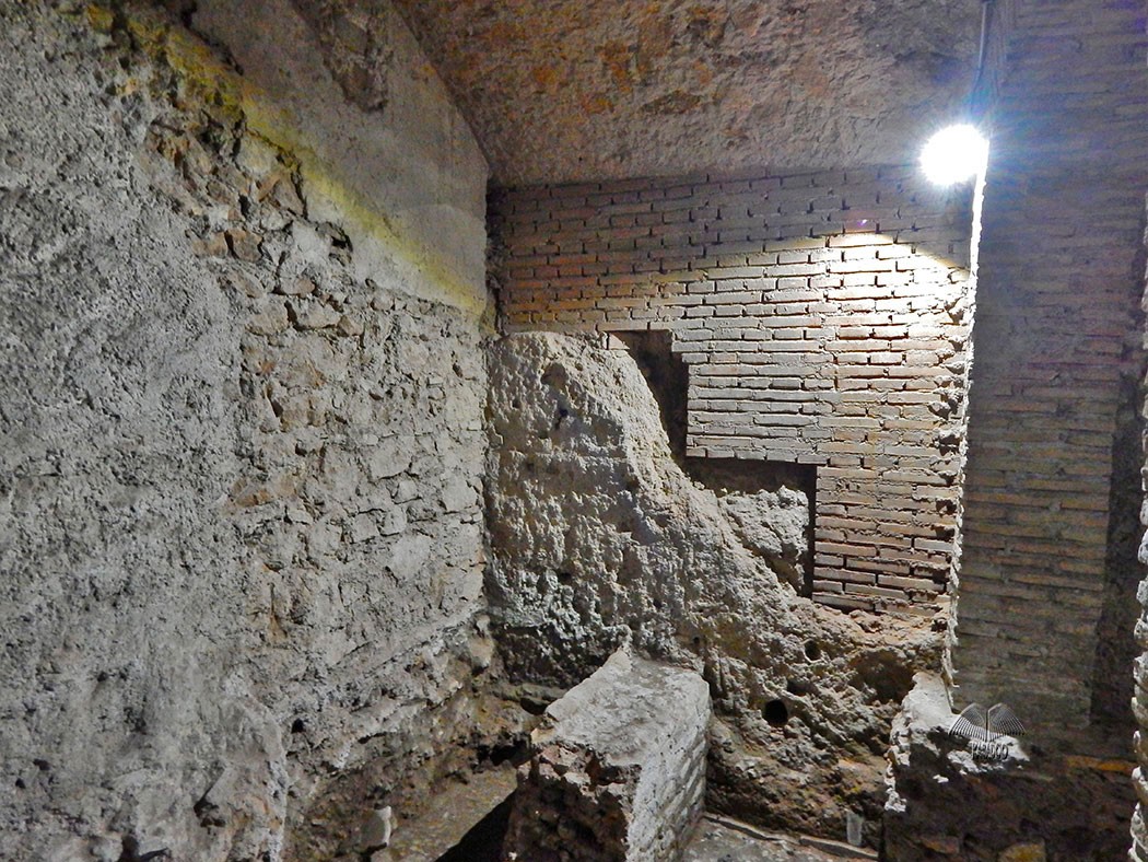 Photos of Balbi Crypt in Rome - KASADOO