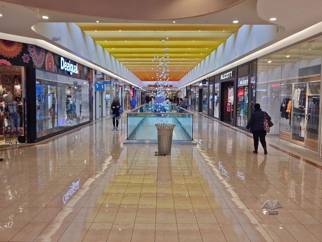 Photos of Auchan shopping mall in Venice - KASADOO