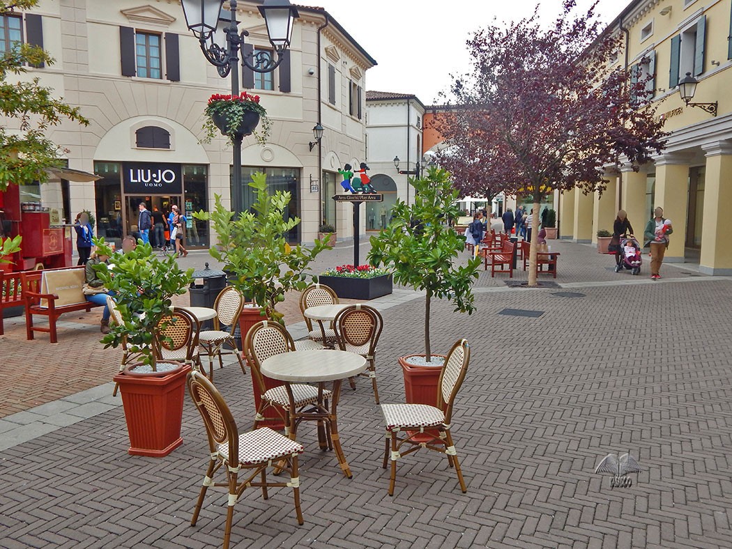 Photos of Noventa di Piave designer outlets - KASADOO
