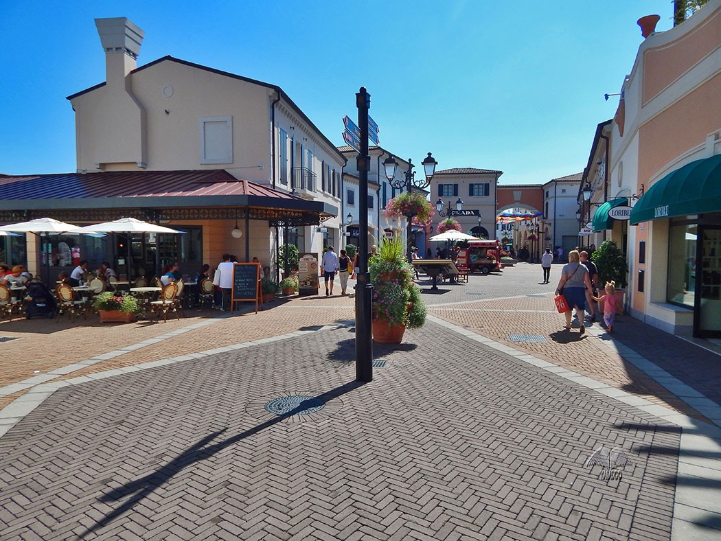 Photos of Noventa di Piave designer outlets - KASADOO